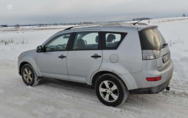 Pelēks Mitsubishi Outlander 2007 Šauļi, ar dzinēja tilpumu 1.97 L un nobraukumu 302 tūkst. km par 1850 €, foto 1 vietnē AUTOMOTO.COM.LV