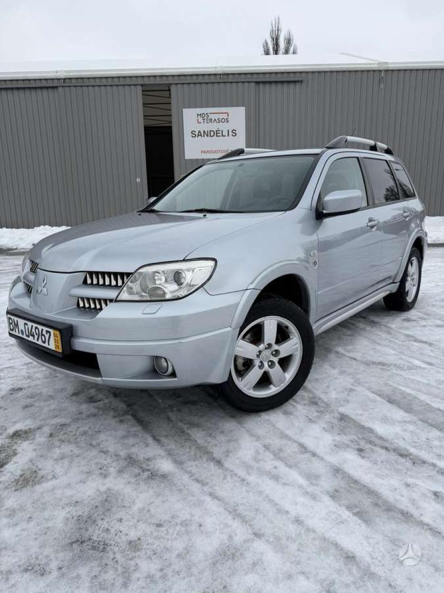 Pelēks Mitsubishi Outlander 2007 Kauņa, ar dzinēja tilpumu 2.38 L un nobraukumu 107 tūkst. km par 5700 €, foto 2 vietnē AUTOMOTO.COM.LV