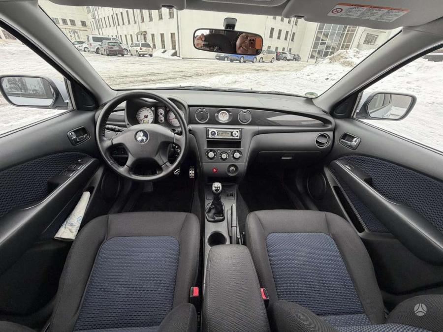 Pelēks Mitsubishi Outlander 2007 Kauņa, ar dzinēja tilpumu 2.38 L un nobraukumu 107 tūkst. km par 5700 €, foto 24 vietnē AUTOMOTO.COM.LV