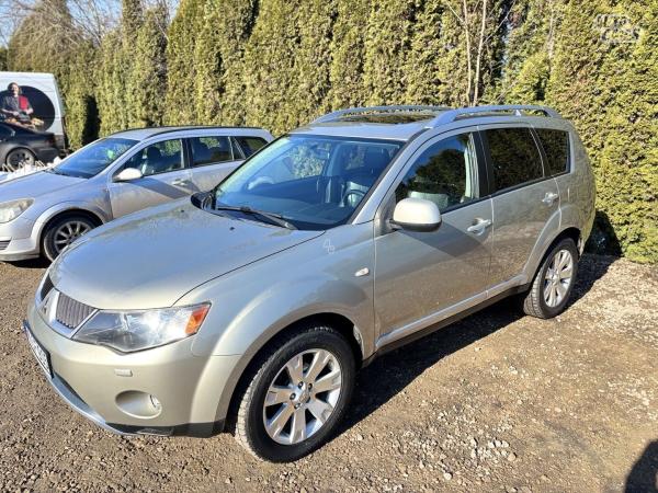 Grey Mitsubishi Outlander 2007 in Vilnius, with an engine capacity of 2.00 L and mileage of 254 thousand km for 4300 €, photo 2 on AUTOMOTO.COM.LV