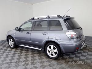 Grey Mitsubishi Outlander 2007 in Tallinn, with an engine capacity of 2.40 L and mileage of 193 thousand km for 1899 €, photo 4 on AUTOMOTO.COM.LV