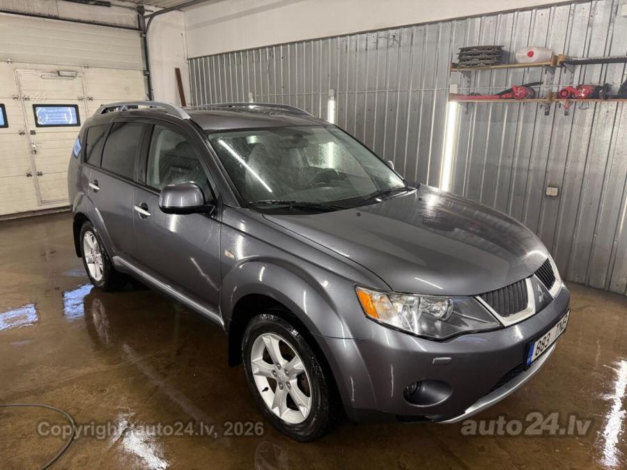 Grey Mitsubishi Outlander 2007 in Tartu, with an engine capacity of 2.00 L and mileage of 206 thousand km for 4500 €, photo 6 on AUTOMOTO.COM.LV
