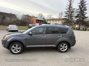 Grey Mitsubishi Outlander 2007 in Tartu, with an engine capacity of 2.00 L and mileage of 206 thousand km for 4500 €, photo 7 on AUTOMOTO.COM.LV