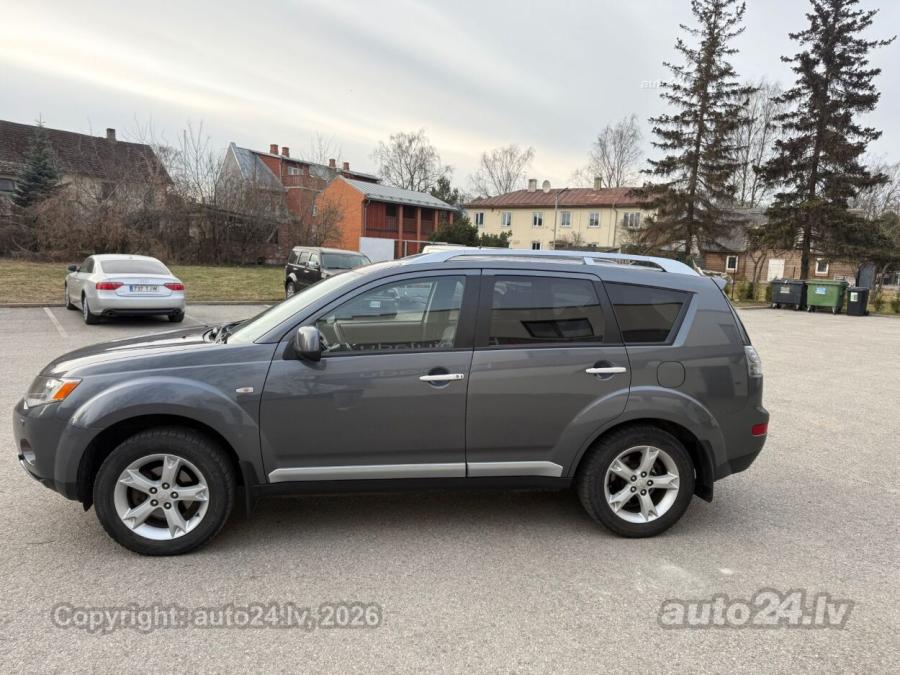 Grey Mitsubishi Outlander 2007 in Tartu, with an engine capacity of 2.00 L and mileage of 206 thousand km for 4500 €, photo 7 on AUTOMOTO.COM.LV