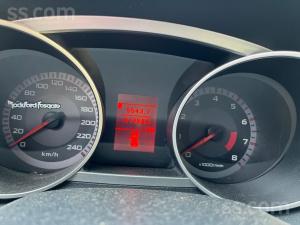 Pelēks Mitsubishi Outlander 2007 Rīga, ar dzinēja tilpumu 2.40 L un nobraukumu 215 tūkst. km par 2100 €, foto 5 vietnē AUTOMOTO.COM.LV