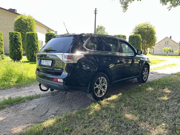 Pelēks Mitsubishi Outlander 2007 Marijampole, ar dzinēja tilpumu 2.20 L un nobraukumu 306 tūkst. km par 3999 €, foto 3 vietnē AUTOMOTO.COM.LV