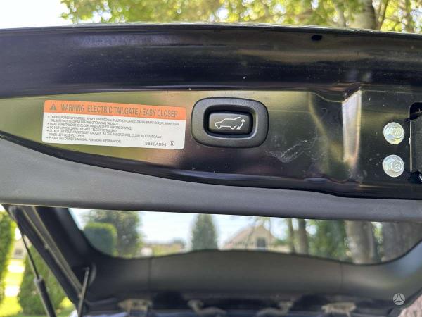 Pelēks Mitsubishi Outlander 2007 Marijampole, ar dzinēja tilpumu 2.20 L un nobraukumu 306 tūkst. km par 3999 €, foto 6 vietnē AUTOMOTO.COM.LV