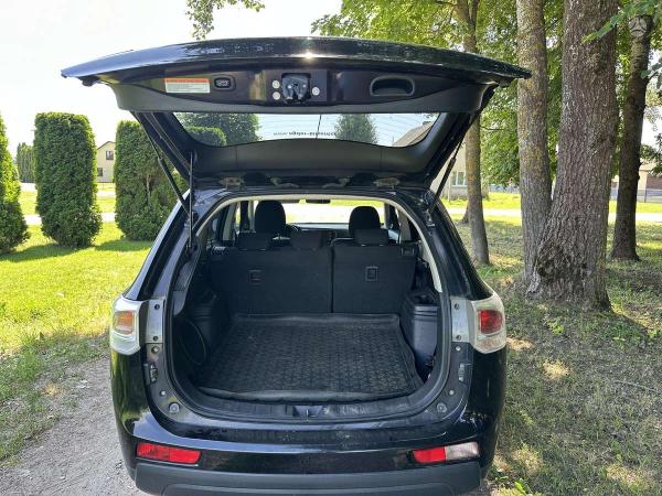 Pelēks Mitsubishi Outlander 2007 Marijampole, ar dzinēja tilpumu 2.20 L un nobraukumu 306 tūkst. km par 3999 €, foto 7 vietnē AUTOMOTO.COM.LV