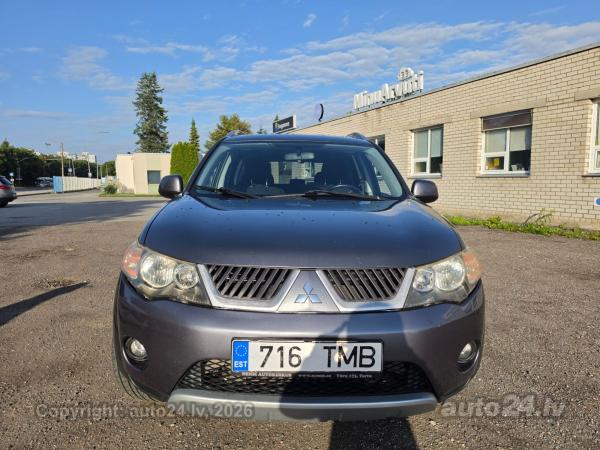 Pelēks Mitsubishi Outlander 2007 Tallina, ar dzinēja tilpumu 2.00 L un nobraukumu 228 tūkst. km par 2500 €, foto 2 vietnē AUTOMOTO.COM.LV