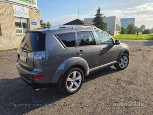 Pelēks Mitsubishi Outlander 2007 Tallina, ar dzinēja tilpumu 2.00 L un nobraukumu 228 tūkst. km par 2500 €, foto 9 vietnē AUTOMOTO.COM.LV