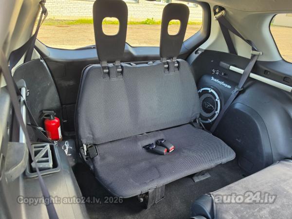 Grey Mitsubishi Outlander 2007 in Tallinn, with an engine capacity of 2.00 L and mileage of 228 thousand km for 2500 €, photo 10 on AUTOMOTO.COM.LV