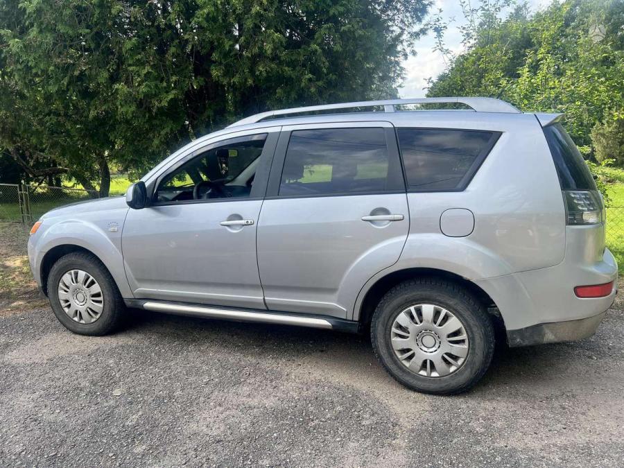 Pelēks Mitsubishi Outlander 2007 Širvintos, ar dzinēja tilpumu 1.97 L un nobraukumu 288 tūkst. km par 2600 €, foto 3 vietnē AUTOMOTO.COM.LV