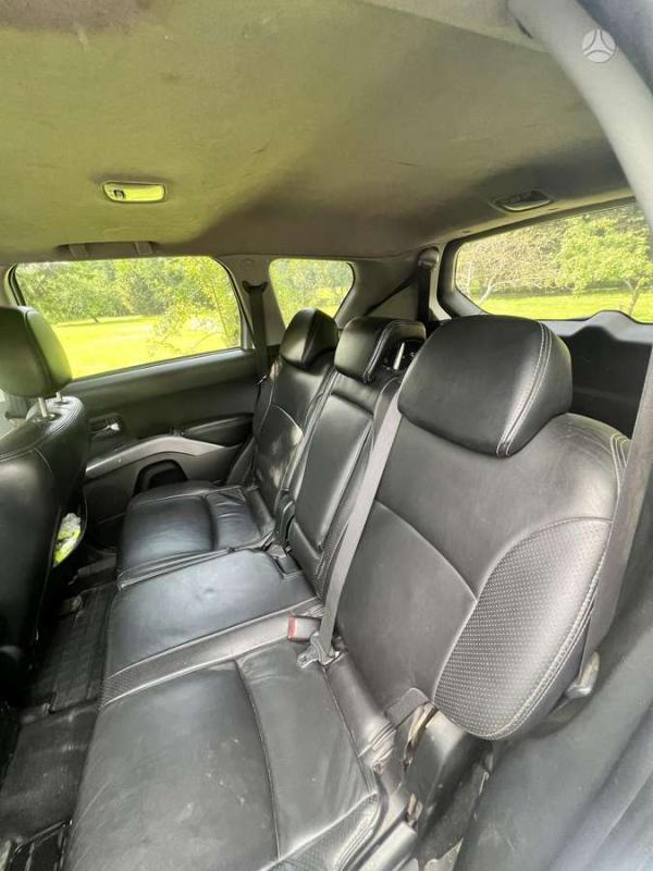 Pelēks Mitsubishi Outlander 2007 Širvintos, ar dzinēja tilpumu 1.97 L un nobraukumu 288 tūkst. km par 2600 €, foto 8 vietnē AUTOMOTO.COM.LV