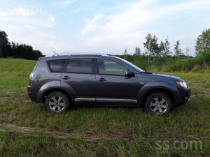 Grey Mitsubishi Outlander 2007 in Madona, with an engine capacity of 2.00 L and mileage of 207 thousand km for 3200 €, photo 4 on AUTOMOTO.COM.LV