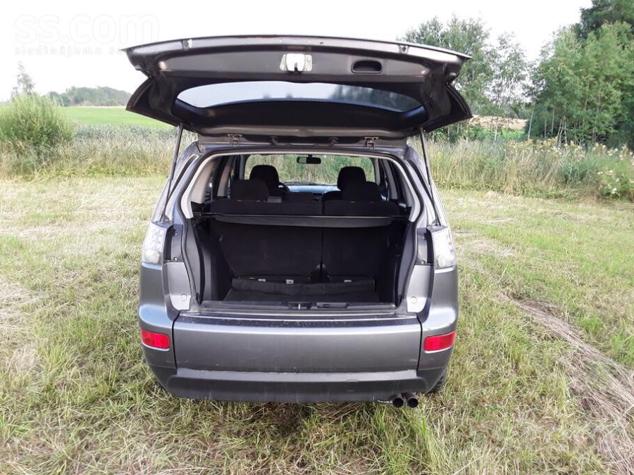Grey Mitsubishi Outlander 2007 in Madona, with an engine capacity of 2.00 L and mileage of 207 thousand km for 3200 €, photo 6 on AUTOMOTO.COM.LV