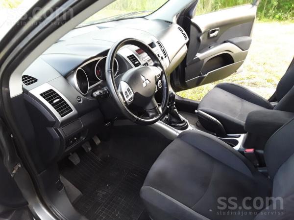 Grey Mitsubishi Outlander 2007 in Madona, with an engine capacity of 2.00 L and mileage of 207 thousand km for 3200 €, photo 7 on AUTOMOTO.COM.LV
