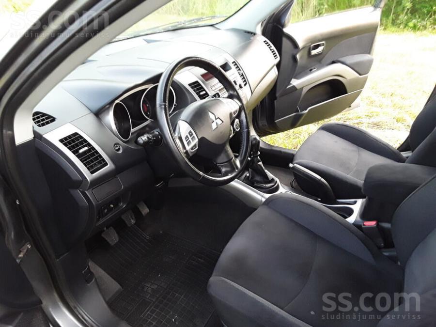 Grey Mitsubishi Outlander 2007 in Madona, with an engine capacity of 2.00 L and mileage of 207 thousand km for 3200 €, photo 8 on AUTOMOTO.COM.LV
