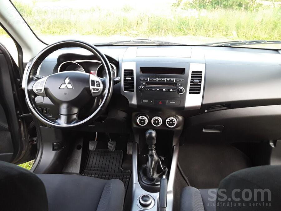 Grey Mitsubishi Outlander 2007 in Madona, with an engine capacity of 2.00 L and mileage of 207 thousand km for 3200 €, photo 12 on AUTOMOTO.COM.LV