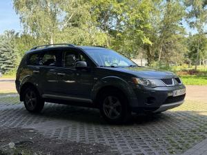 Grey Mitsubishi Outlander 2007 in Kaunas, with an engine capacity of 1.97 L and mileage of 295 thousand km for 2850 €, photo 4 on AUTOMOTO.COM.LV