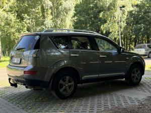 Grey Mitsubishi Outlander 2007 in Kaunas, with an engine capacity of 1.97 L and mileage of 295 thousand km for 2850 €, photo 5 on AUTOMOTO.COM.LV