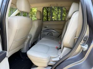 Grey Mitsubishi Outlander 2007 in Kaunas, with an engine capacity of 1.97 L and mileage of 295 thousand km for 2850 €, photo 14 on AUTOMOTO.COM.LV