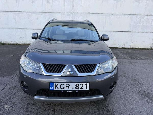 Pelēks Mitsubishi Outlander 2007 Viļņa, ar dzinēja tilpumu 2.20 L un nobraukumu 237 tūkst. km par 2900 €, foto 2 vietnē AUTOMOTO.COM.LV