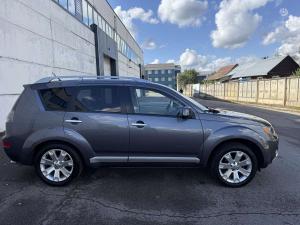 Grey Mitsubishi Outlander 2007 in Vilnius, with an engine capacity of 2.20 L and mileage of 237 thousand km for 2900 €, photo 5 on AUTOMOTO.COM.LV