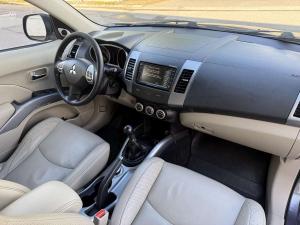 Grey Mitsubishi Outlander 2007 in Vilnius, with an engine capacity of 2.20 L and mileage of 237 thousand km for 2900 €, photo 14 on AUTOMOTO.COM.LV