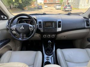 Grey Mitsubishi Outlander 2007 in Vilnius, with an engine capacity of 2.20 L and mileage of 237 thousand km for 2900 €, photo 17 on AUTOMOTO.COM.LV