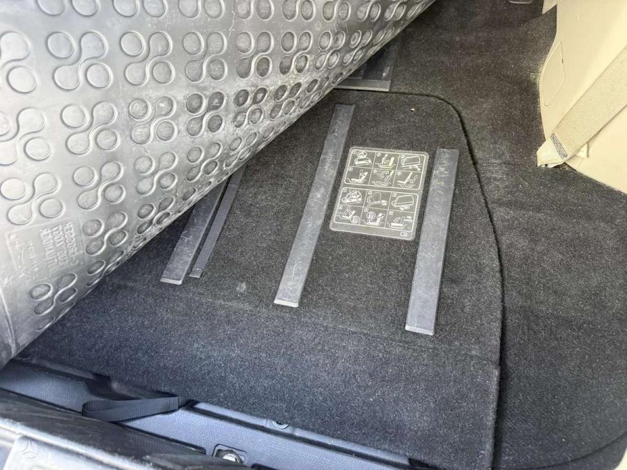 Grey Mitsubishi Outlander 2007 in Vilnius, with an engine capacity of 2.20 L and mileage of 237 thousand km for 2900 €, photo 20 on AUTOMOTO.COM.LV