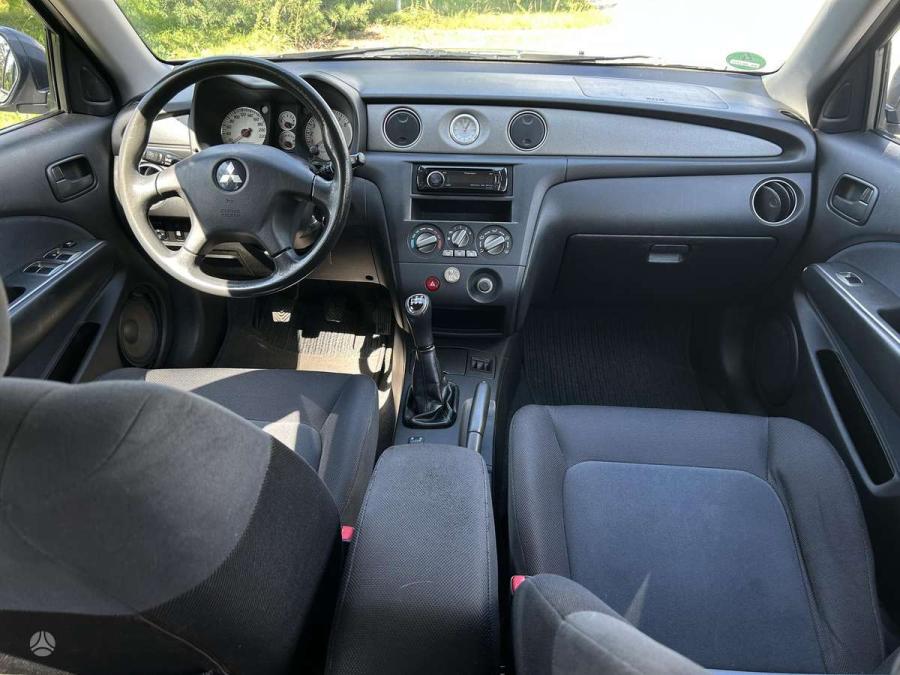 Pelēks Mitsubishi Outlander 2007 Birštonas, ar dzinēja tilpumu 2.00 L un nobraukumu 193 tūkst. km par 1849 €, foto 12 vietnē AUTOMOTO.COM.LV