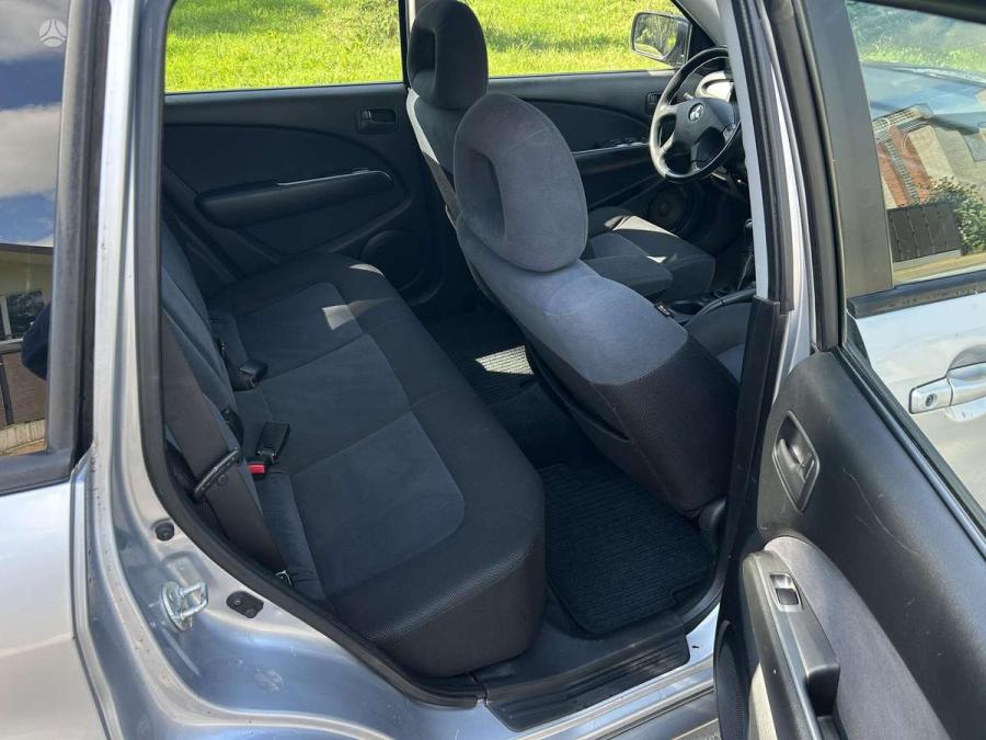 Pelēks Mitsubishi Outlander 2007 Birštonas, ar dzinēja tilpumu 2.00 L un nobraukumu 193 tūkst. km par 1849 €, foto 16 vietnē AUTOMOTO.COM.LV