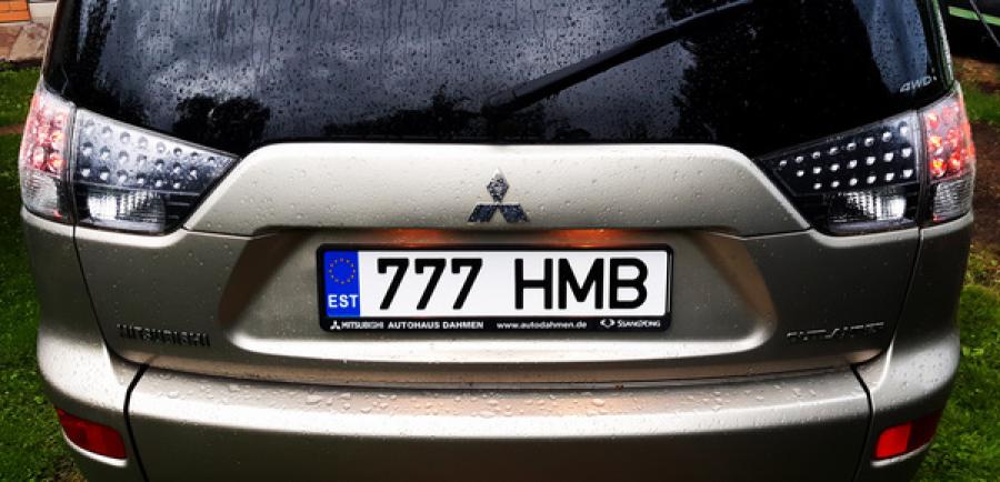 Серый Мицубиси Аутлендер 2007 в Таллин, объемом двигателя 2.00 л и пробегом 0 тыс. км за 3100 €, фото 6 на AUTOMOTO.COM.LV