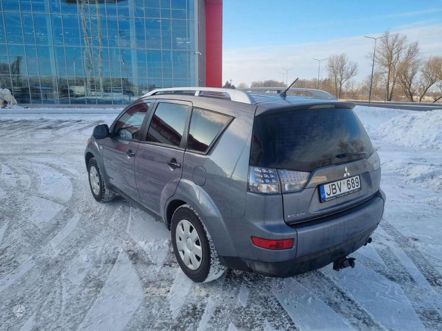 Pelēks Mitsubishi Outlander 2008 Šauļi, ar dzinēja tilpumu 1.97 L un nobraukumu 296 tūkst. km par 2650 €, foto 2 vietnē AUTOMOTO.COM.LV