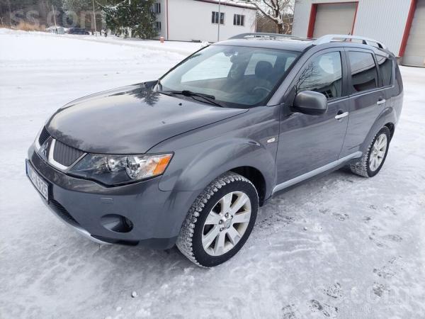 Pelēks Mitsubishi Outlander 2008 Valmiera, ar dzinēja tilpumu 2.00 L un nobraukumu 312 tūkst. km par 5100 €, foto 1 vietnē AUTOMOTO.COM.LV