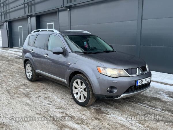 Grey Mitsubishi Outlander 2008 in Tallinn, with an engine capacity of 2.20 L and mileage of 371 thousand km for 3100 €, photo 1 on AUTOMOTO.COM.LV