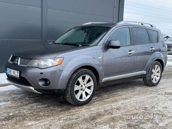 Pelēks Mitsubishi Outlander 2008 Tallina, ar dzinēja tilpumu 2.20 L un nobraukumu 371 tūkst. km par 3100 €, foto 4 vietnē AUTOMOTO.COM.LV