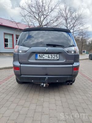 Pelēks Mitsubishi Outlander 2008 Valmiera, ar dzinēja tilpumu 2.00 L un nobraukumu 320 tūkst. km par 5000 €, foto 4 vietnē AUTOMOTO.COM.LV