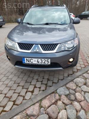 Pelēks Mitsubishi Outlander 2008 Valmiera, ar dzinēja tilpumu 2.00 L un nobraukumu 320 tūkst. km par 5000 €, foto 6 vietnē AUTOMOTO.COM.LV