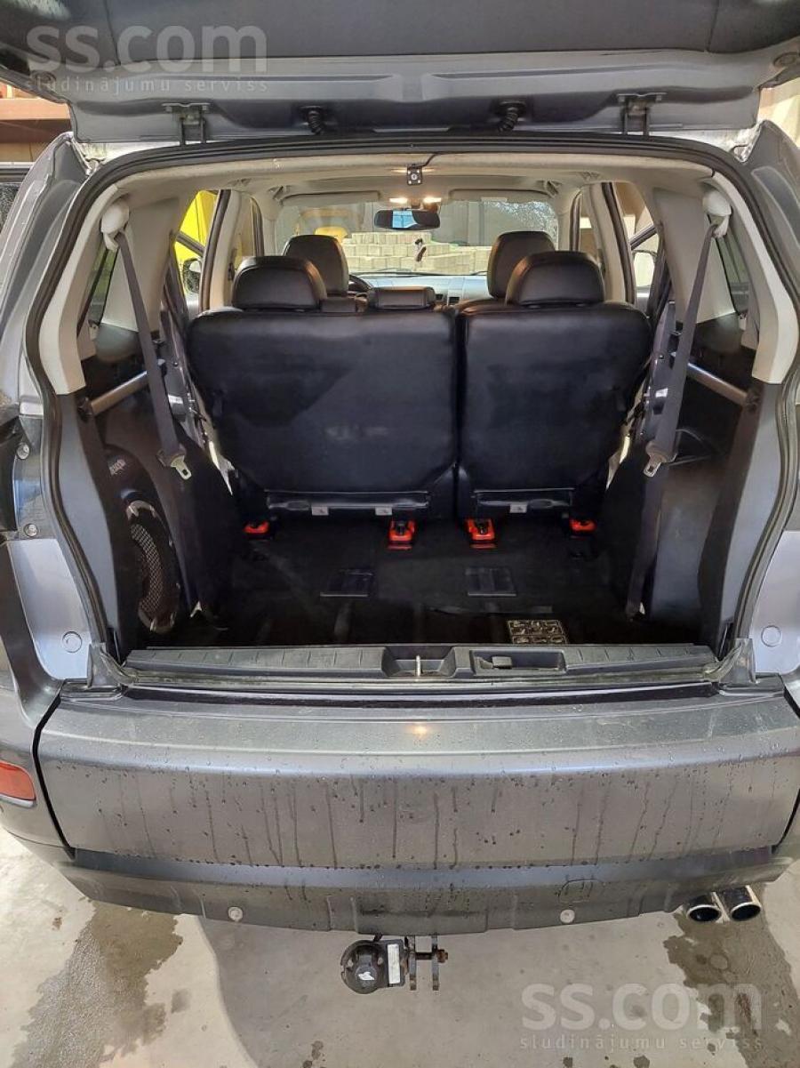 Pelēks Mitsubishi Outlander 2008 Valmiera, ar dzinēja tilpumu 2.00 L un nobraukumu 320 tūkst. km par 5000 €, foto 8 vietnē AUTOMOTO.COM.LV