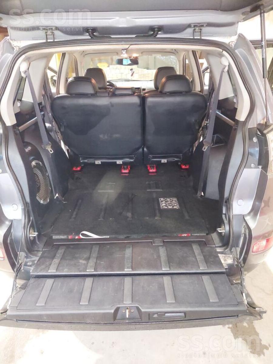 Pelēks Mitsubishi Outlander 2008 Valmiera, ar dzinēja tilpumu 2.00 L un nobraukumu 320 tūkst. km par 5000 €, foto 10 vietnē AUTOMOTO.COM.LV