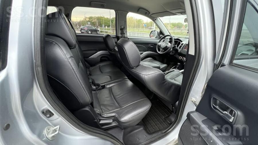 Grey Mitsubishi Outlander 2008 in Riga, with an engine capacity of 2.40 L and mileage of 322 thousand km for 8500 €, photo 8 on AUTOMOTO.COM.LV