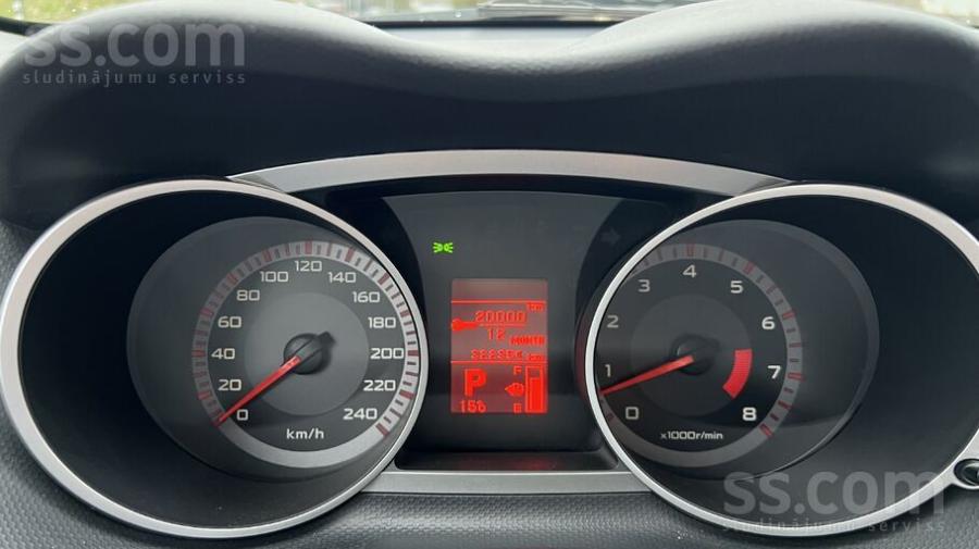Grey Mitsubishi Outlander 2008 in Riga, with an engine capacity of 2.40 L and mileage of 322 thousand km for 8500 €, photo 14 on AUTOMOTO.COM.LV