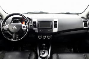 Pelēks Mitsubishi Outlander 2008 Tallina, ar dzinēja tilpumu 2.40 L un nobraukumu 229 tūkst. km par 2699 €, foto 15 vietnē AUTOMOTO.COM.LV