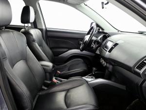 Pelēks Mitsubishi Outlander 2008 Tallina, ar dzinēja tilpumu 2.40 L un nobraukumu 229 tūkst. km par 2699 €, foto 16 vietnē AUTOMOTO.COM.LV