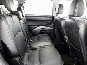 Pelēks Mitsubishi Outlander 2008 Tallina, ar dzinēja tilpumu 2.40 L un nobraukumu 229 tūkst. km par 2699 €, foto 17 vietnē AUTOMOTO.COM.LV