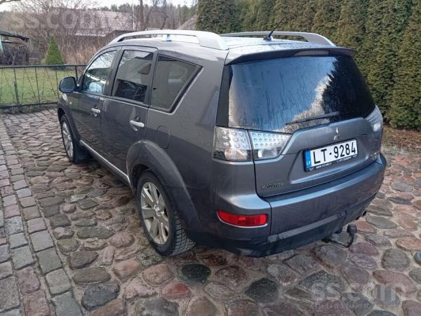 Grey Mitsubishi Outlander 2008 in Jelgava, with an engine capacity of 2.20 L and mileage of 333 thousand km for 2950 €, photo 6 on AUTOMOTO.COM.LV