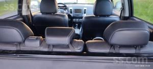 Grey Mitsubishi Outlander 2008 in Riga, with an engine capacity of 2.40 L and mileage of 276 thousand km for 2350 €, photo 4 on AUTOMOTO.COM.LV