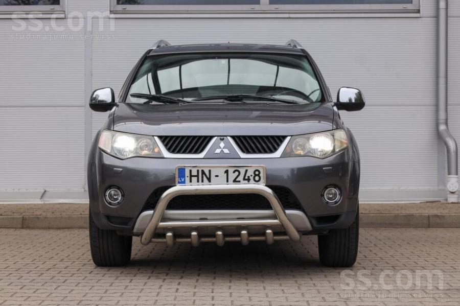 Pelēks Mitsubishi Outlander 2008 Rīga, ar dzinēja tilpumu 2.40 L un nobraukumu 308 tūkst. km par 3495 €, foto 3 vietnē AUTOMOTO.COM.LV