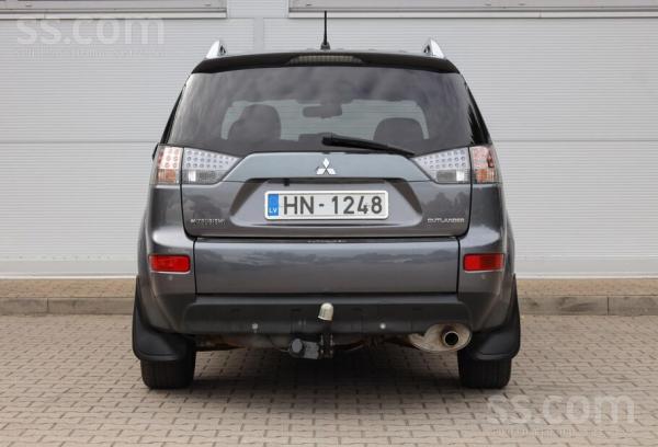 Grey Mitsubishi Outlander 2008 in Riga, with an engine capacity of 2.40 L and mileage of 308 thousand km for 3495 €, photo 7 on AUTOMOTO.COM.LV